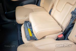 Zils Volvo XC90 2024 Tallina, ar dzinēja tilpumu 2.00 L un nobraukumu 8 tūkst. km par 75990 €, foto 11 vietnē AUTOMOTO.COM.LV