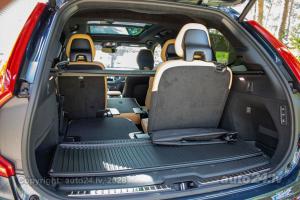 Zils Volvo XC90 2024 Tallina, ar dzinēja tilpumu 2.00 L un nobraukumu 8 tūkst. km par 75990 €, foto 19 vietnē AUTOMOTO.COM.LV