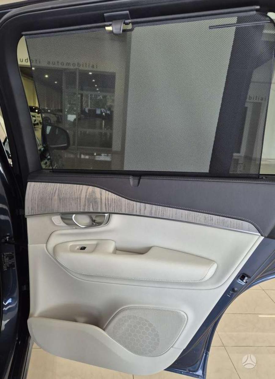Zils Volvo XC90 2024 Šauļi, ar dzinēja tilpumu 1.97 L un nobraukumu 24 tūkst. km par 45900 €, foto 24 vietnē AUTOMOTO.COM.LV