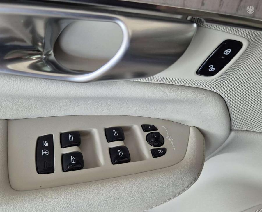 Zils Volvo XC90 2024 Šauļi, ar dzinēja tilpumu 1.97 L un nobraukumu 24 tūkst. km par 45900 €, foto 27 vietnē AUTOMOTO.COM.LV