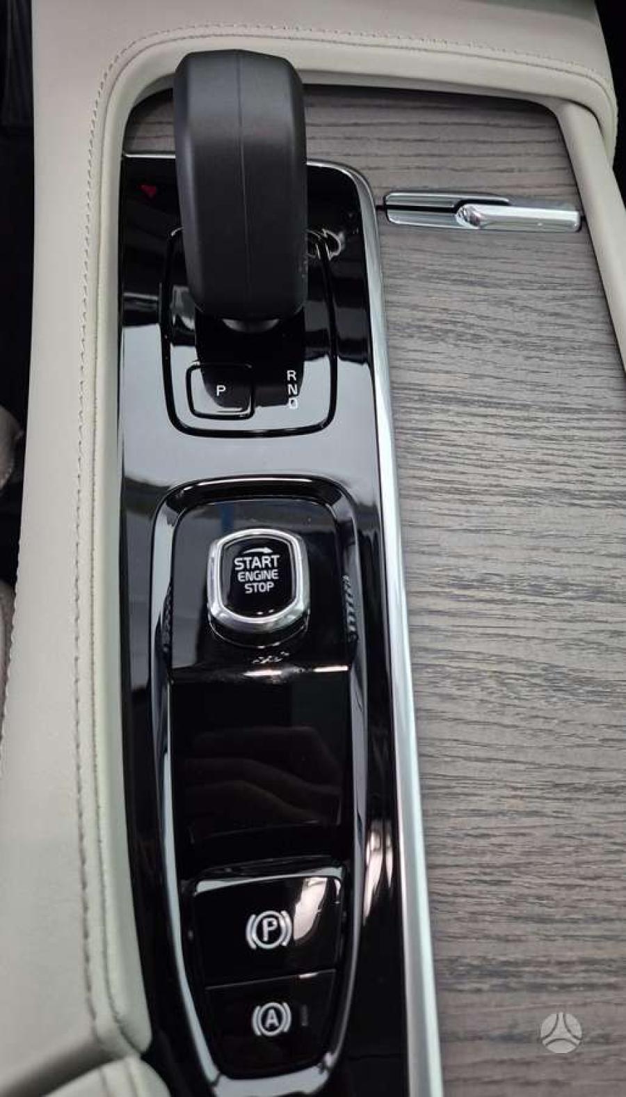 Zils Volvo XC90 2024 Šauļi, ar dzinēja tilpumu 1.97 L un nobraukumu 24 tūkst. km par 45900 €, foto 32 vietnē AUTOMOTO.COM.LV