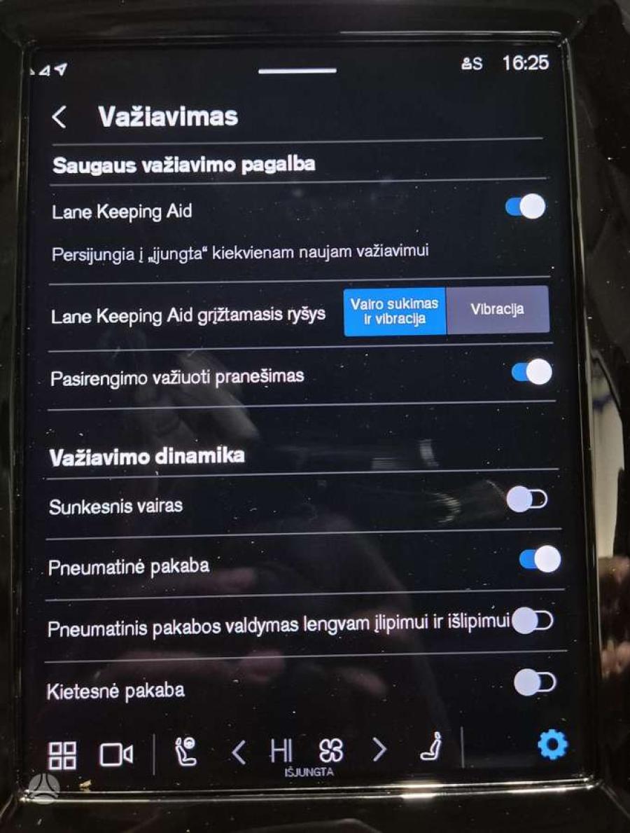 Zils Volvo XC90 2024 Šauļi, ar dzinēja tilpumu 1.97 L un nobraukumu 24 tūkst. km par 45900 €, foto 39 vietnē AUTOMOTO.COM.LV