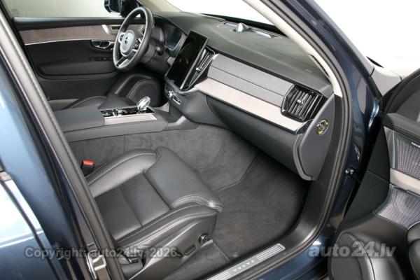 Zils Volvo XC90 2025 Tallina, ar dzinēja tilpumu 2.00 L un nobraukumu 16 tūkst. km par 84990 €, foto 10 vietnē AUTOMOTO.COM.LV