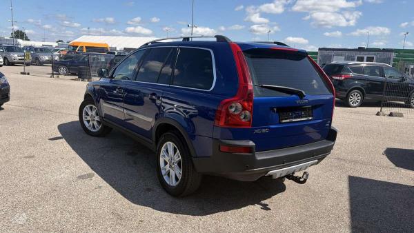 Blue Volvo XC90 2006 in Marijampole, with an engine capacity of 2.40 L and mileage of 351 thousand km for 4600 €, photo 6 on AUTOMOTO.COM.LV