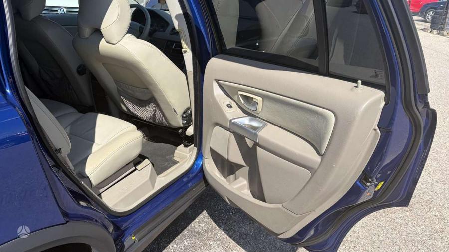 Zils Volvo XC90 2006 Marijampole, ar dzinēja tilpumu 2.40 L un nobraukumu 350 tūkst. km par 4650 €, foto 15 vietnē AUTOMOTO.COM.LV