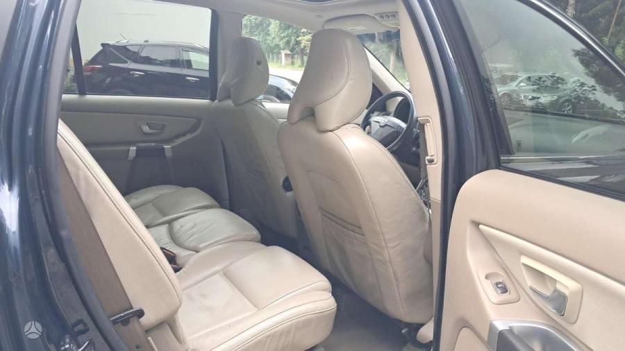 Blue Volvo XC90 2013 in Prienai, with an engine capacity of 3.20 L and mileage of 250 thousand km for 6750 €, photo 10 on AUTOMOTO.COM.LV