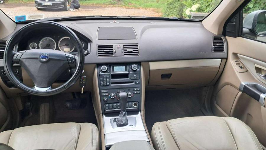 Blue Volvo XC90 2013 in Prienai, with an engine capacity of 3.20 L and mileage of 250 thousand km for 6750 €, photo 12 on AUTOMOTO.COM.LV