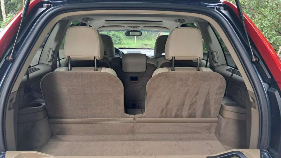 Blue Volvo XC90 2013 in Prienai, with an engine capacity of 3.20 L and mileage of 250 thousand km for 6750 €, photo 13 on AUTOMOTO.COM.LV