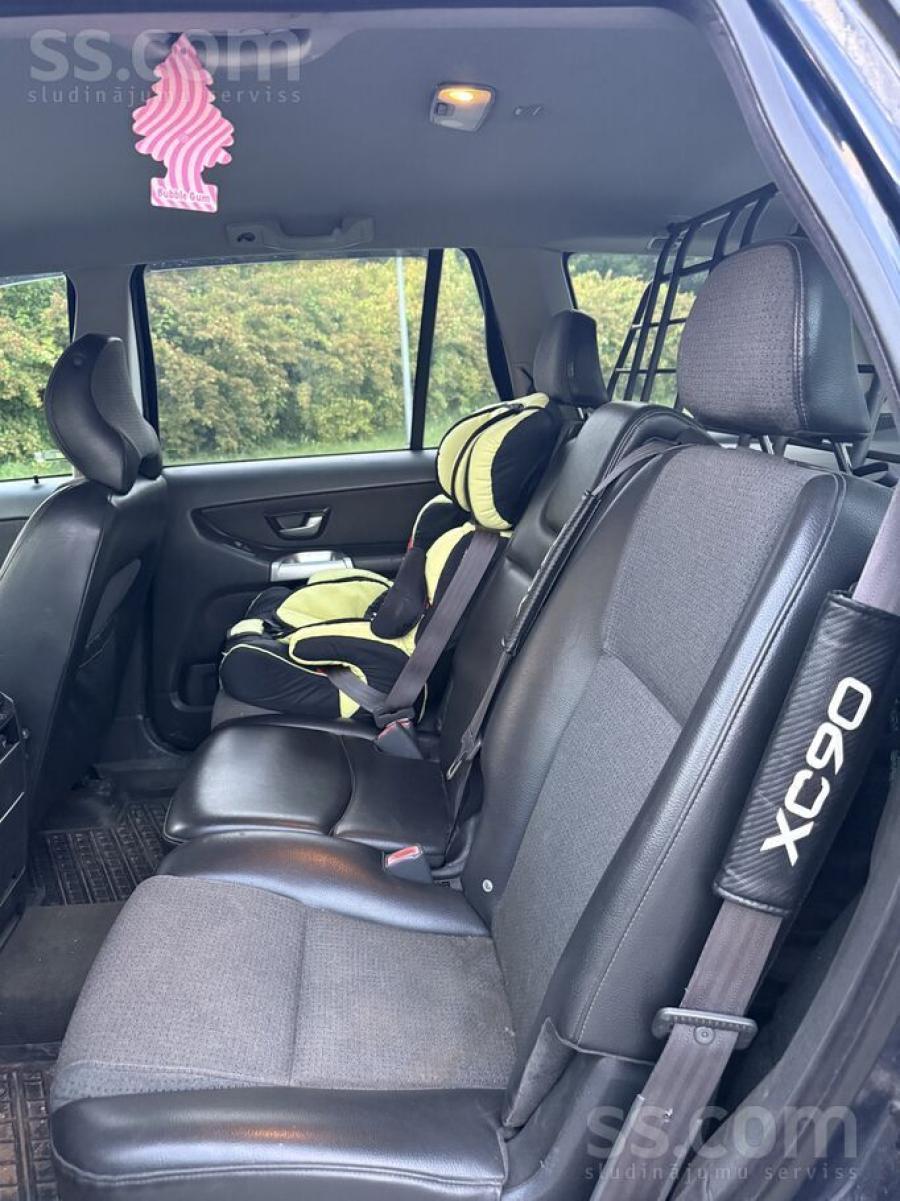 Zils Volvo XC90 2003 Jēkabpils, ar dzinēja tilpumu 2.50 L un nobraukumu 395 tūkst. km par 1500 €, foto 4 vietnē AUTOMOTO.COM.LV
