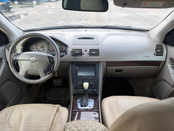 Синий Вольво ХС90 2003 в Нарва, объемом двигателя 2.40 л и пробегом 368 тыс. км за 1990 €, фото 7 на AUTOMOTO.COM.LV