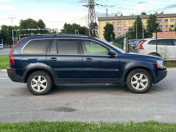 Zils Volvo XC90 2004 Narva, ar dzinēja tilpumu 2.40 L un nobraukumu 408 tūkst. km par 2999 €, foto 4 vietnē AUTOMOTO.COM.LV