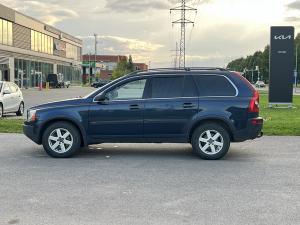 Blue Volvo XC90 2004 in Narva, with an engine capacity of 2.40 L and mileage of 408 thousand km for 2999 €, photo 4 on AUTOMOTO.COM.LV