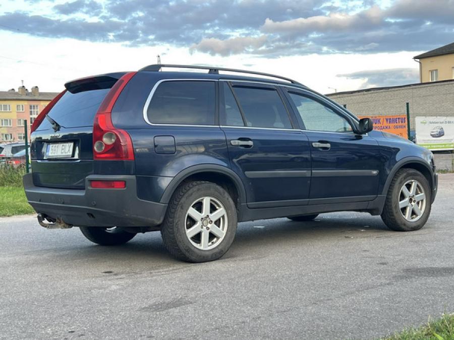 Blue Volvo XC90 2004 in Narva, with an engine capacity of 2.40 L and mileage of 408 thousand km for 2999 €, photo 7 on AUTOMOTO.COM.LV