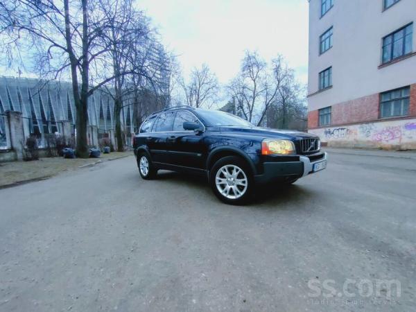 Blue Volvo XC90 2006 in Riga, with an engine capacity of 2.40 L and mileage of 335 thousand km for 3800 €, photo 9 on AUTOMOTO.COM.LV
