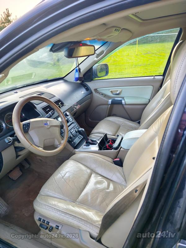 Zils Volvo XC90 2006 Tallina, ar dzinēja tilpumu 2.40 L un nobraukumu 419 tūkst. km par 5800 €, foto 8 vietnē AUTOMOTO.COM.LV