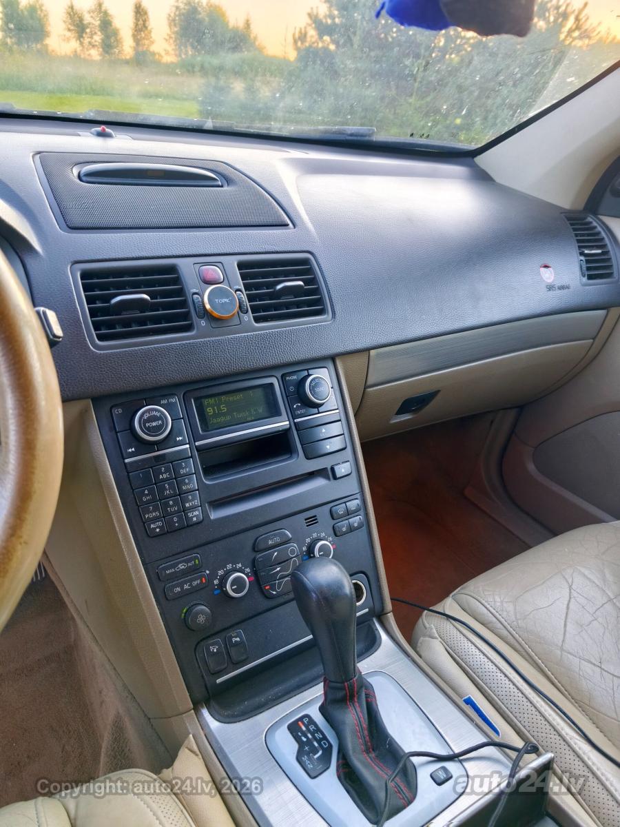 Zils Volvo XC90 2006 Tallina, ar dzinēja tilpumu 2.40 L un nobraukumu 419 tūkst. km par 5800 €, foto 10 vietnē AUTOMOTO.COM.LV