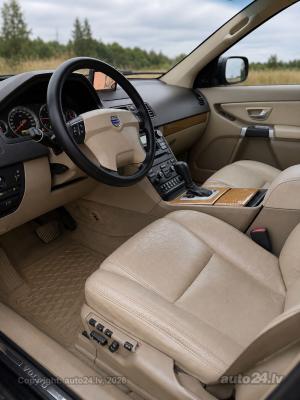 Zils Volvo XC90 2006 Tallina, ar dzinēja tilpumu 2.40 L un nobraukumu 379 tūkst. km par 4990 €, foto 8 vietnē AUTOMOTO.COM.LV