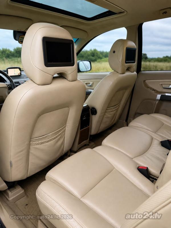 Zils Volvo XC90 2006 Tallina, ar dzinēja tilpumu 2.40 L un nobraukumu 379 tūkst. km par 4990 €, foto 10 vietnē AUTOMOTO.COM.LV