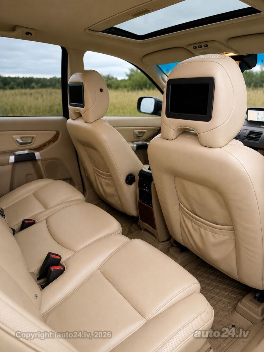 Zils Volvo XC90 2006 Tallina, ar dzinēja tilpumu 2.40 L un nobraukumu 379 tūkst. km par 4990 €, foto 11 vietnē AUTOMOTO.COM.LV