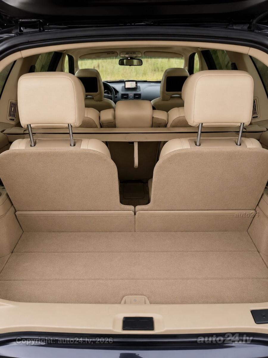 Zils Volvo XC90 2006 Tallina, ar dzinēja tilpumu 2.40 L un nobraukumu 379 tūkst. km par 4990 €, foto 12 vietnē AUTOMOTO.COM.LV