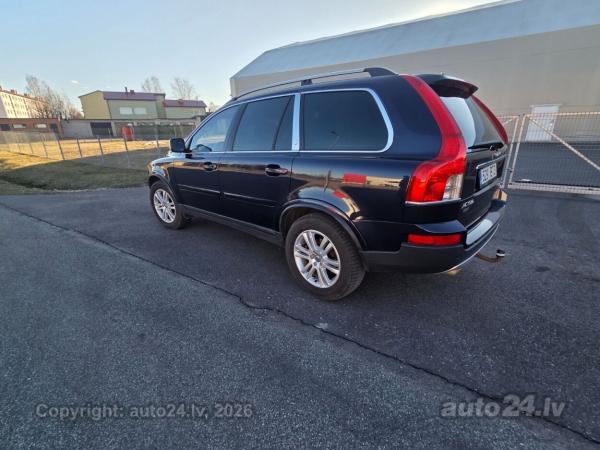 Blue Volvo XC90 2007 in Tallinn, with an engine capacity of 2.40 L and mileage of 333 thousand km for 6500 €, photo 2 on AUTOMOTO.COM.LV
