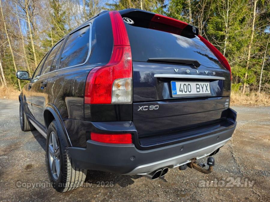 Blue Volvo XC90 2009 in Tallinn, with an engine capacity of 2.40 L and mileage of 422 thousand km for 8500 €, photo 6 on AUTOMOTO.COM.LV