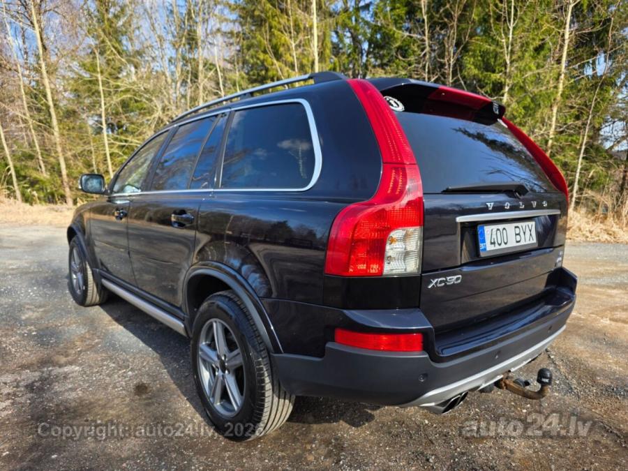 Blue Volvo XC90 2009 in Tallinn, with an engine capacity of 2.40 L and mileage of 422 thousand km for 8500 €, photo 9 on AUTOMOTO.COM.LV