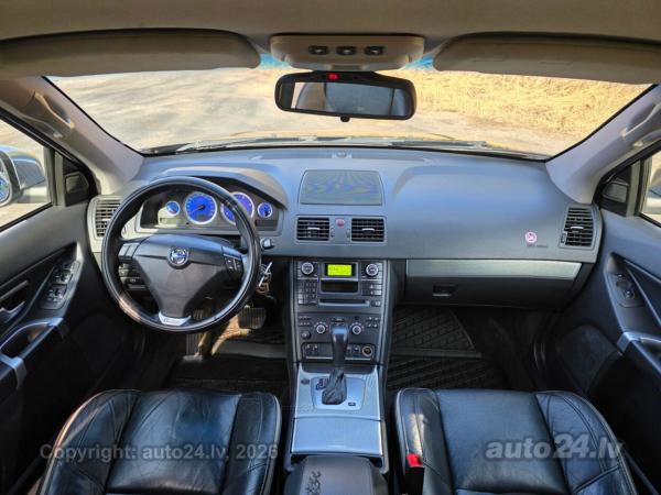 Zils Volvo XC90 2009 Tallina, ar dzinēja tilpumu 2.40 L un nobraukumu 422 tūkst. km par 8500 €, foto 11 vietnē AUTOMOTO.COM.LV