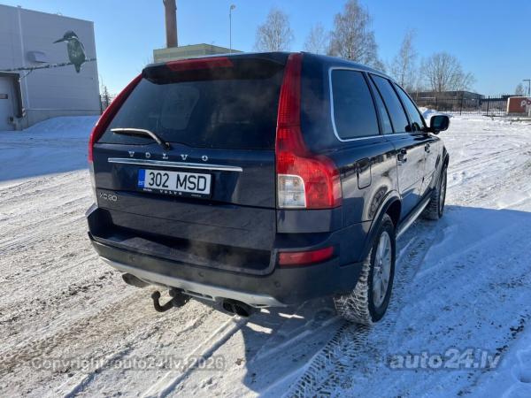 Blue Volvo XC90 2012 in Tartu, with an engine capacity of 2.40 L and mileage of 299 thousand km for 10900 €, photo 3 on AUTOMOTO.COM.LV