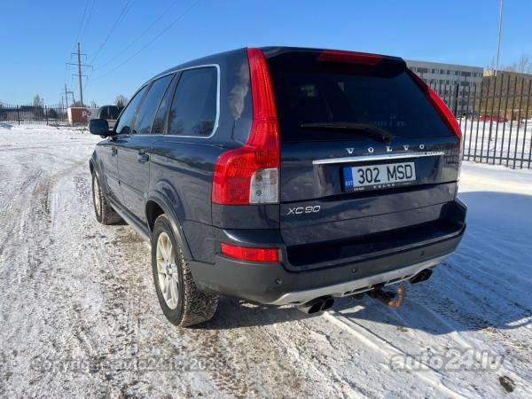 Blue Volvo XC90 2012 in Tartu, with an engine capacity of 2.40 L and mileage of 299 thousand km for 10900 €, photo 4 on AUTOMOTO.COM.LV