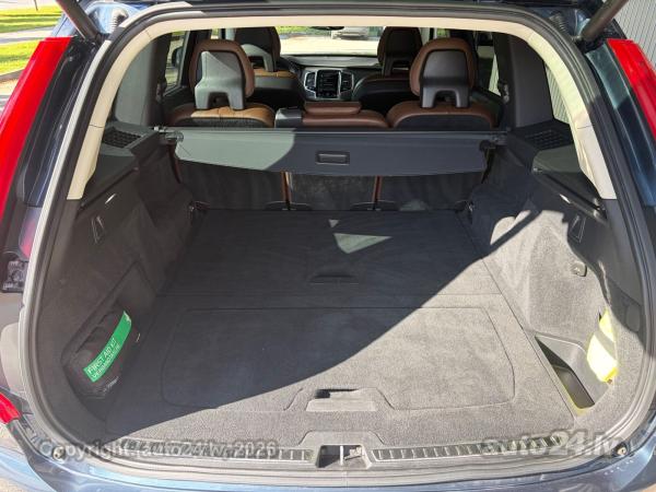 Blue Volvo XC90 2020 in Tallinn, with an engine capacity of 2.00 L and mileage of 119 thousand km for 35990 €, photo 7 on AUTOMOTO.COM.LV