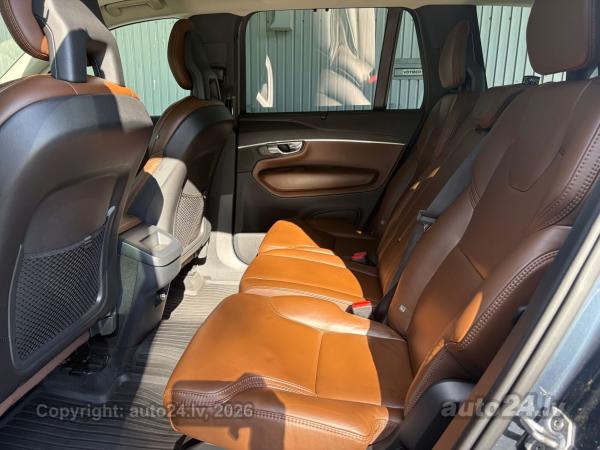 Blue Volvo XC90 2020 in Tallinn, with an engine capacity of 2.00 L and mileage of 119 thousand km for 35990 €, photo 9 on AUTOMOTO.COM.LV