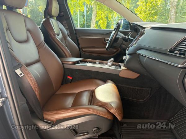 Blue Volvo XC90 2020 in Tallinn, with an engine capacity of 2.00 L and mileage of 119 thousand km for 35990 €, photo 10 on AUTOMOTO.COM.LV
