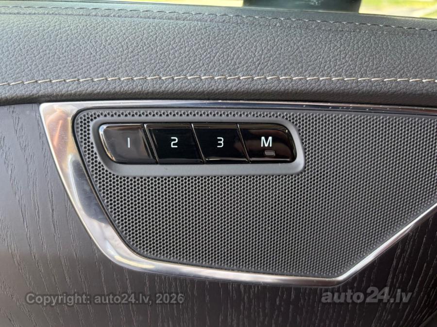 Blue Volvo XC90 2020 in Tallinn, with an engine capacity of 2.00 L and mileage of 119 thousand km for 35990 €, photo 15 on AUTOMOTO.COM.LV