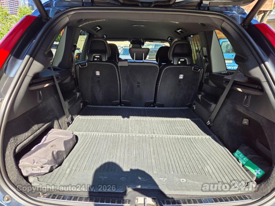 Zils Volvo XC90 2021 Tallina, ar dzinēja tilpumu 2.00 L un nobraukumu 103 tūkst. km par 39900 €, foto 13 vietnē AUTOMOTO.COM.LV