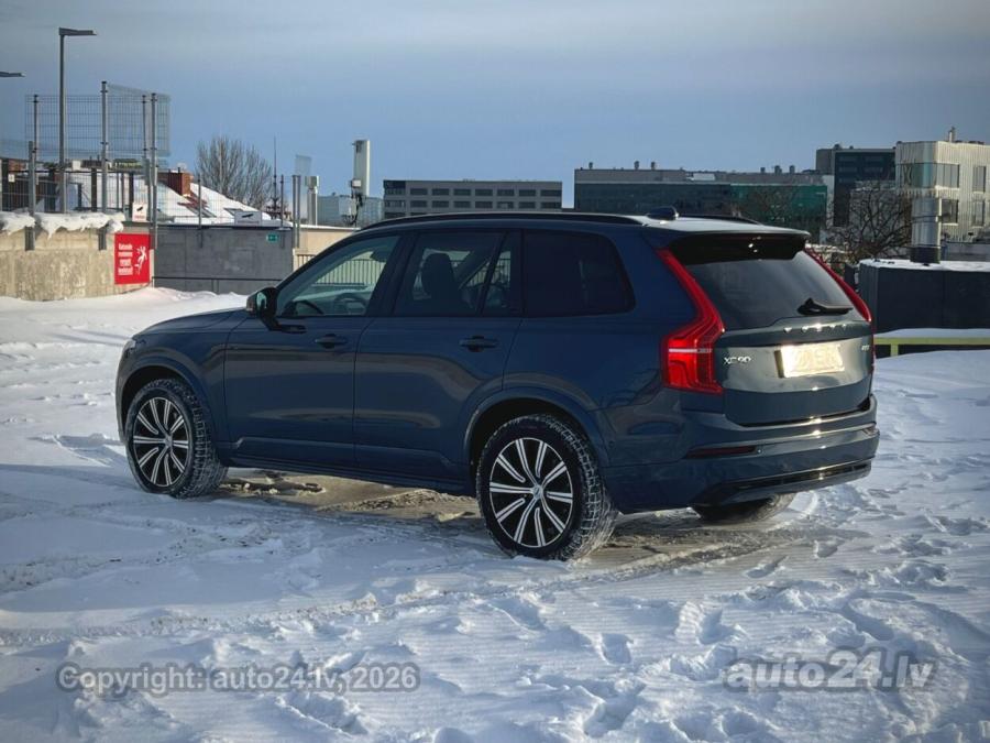 Zils Volvo XC90 2023 Tallina, ar dzinēja tilpumu 2.00 L un nobraukumu 21 tūkst. km par 58900 €, foto 4 vietnē AUTOMOTO.COM.LV