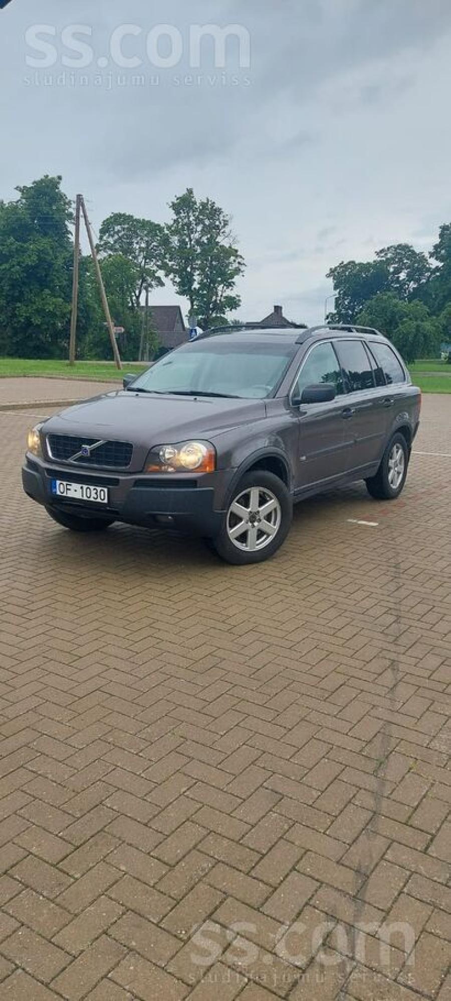 Brūns Volvo XC90 2004 Cēsis, ar dzinēja tilpumu 2.40 L un nobraukumu 340 tūkst. km par 4100 €, foto 1 vietnē AUTOMOTO.COM.LV