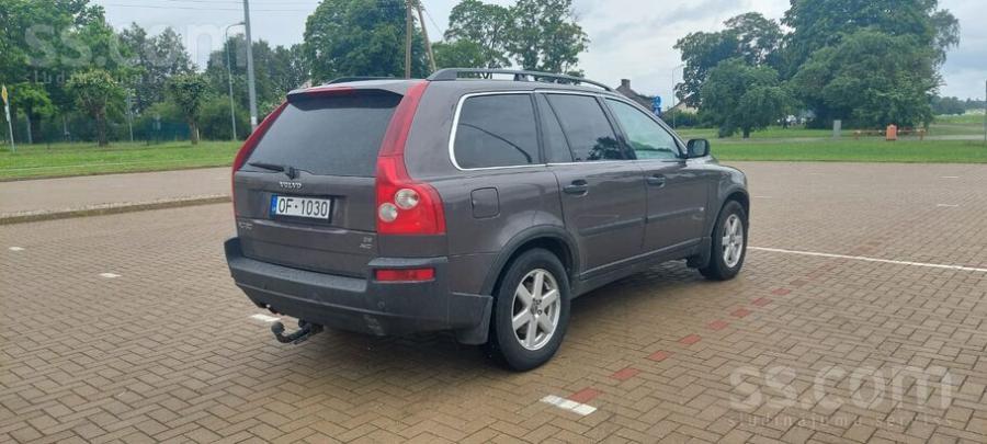 Brūns Volvo XC90 2004 Cēsis, ar dzinēja tilpumu 2.40 L un nobraukumu 340 tūkst. km par 4100 €, foto 3 vietnē AUTOMOTO.COM.LV