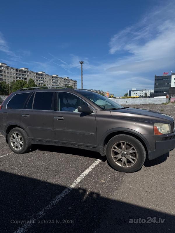 Brown Volvo XC90 2004 in Tallinn, with an engine capacity of 2.40 L and mileage of 0 thousand km for 3200 €, photo 1 on AUTOMOTO.COM.LV