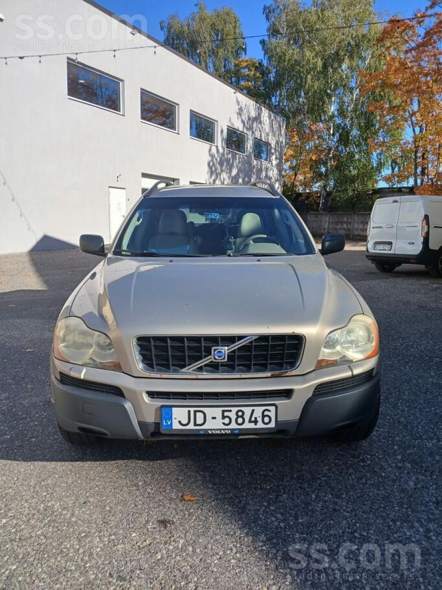 Brūns Volvo XC90 2004 Rīga, ar dzinēja tilpumu 2.40 L un nobraukumu 440 tūkst. km par 5200 €, foto 1 vietnē AUTOMOTO.COM.LV