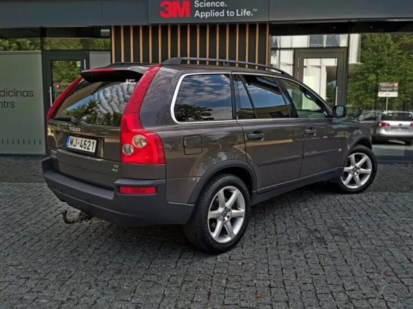 Brūns Volvo XC90 2005 Rīga, ar dzinēja tilpumu 2.40 L un nobraukumu 314 tūkst. km par 5390 €, foto 9 vietnē AUTOMOTO.COM.LV
