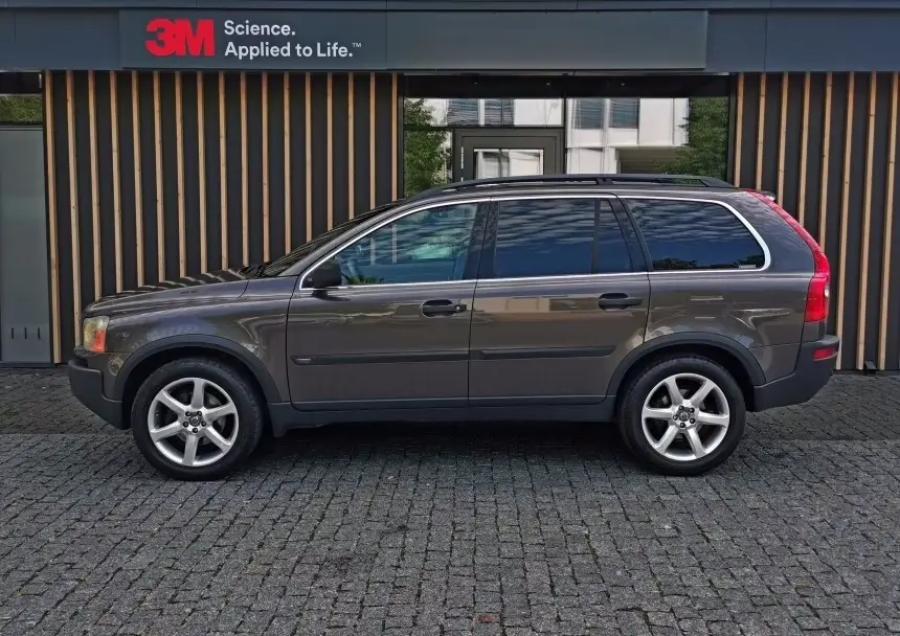 Brown Volvo XC90 2005 in Riga, with an engine capacity of 2.40 L and mileage of 314 thousand km for 5390 €, photo 6 on AUTOMOTO.COM.LV