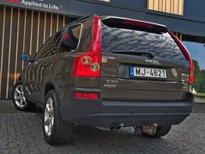Brown Volvo XC90 2005 in Riga, with an engine capacity of 2.40 L and mileage of 314 thousand km for 5390 €, photo 9 on AUTOMOTO.COM.LV