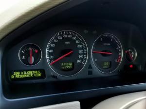Brown Volvo XC90 2005 in Riga, with an engine capacity of 2.40 L and mileage of 314 thousand km for 5390 €, photo 16 on AUTOMOTO.COM.LV