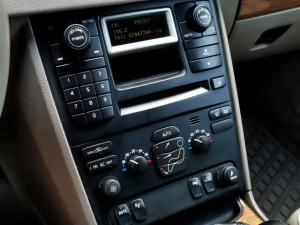 Brown Volvo XC90 2005 in Riga, with an engine capacity of 2.40 L and mileage of 314 thousand km for 5390 €, photo 17 on AUTOMOTO.COM.LV