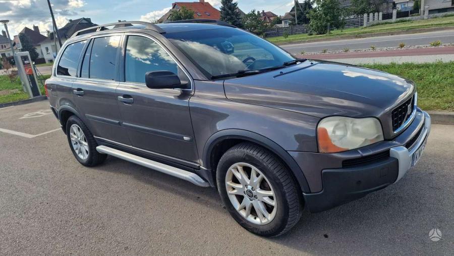 Brown Volvo XC90 2005 in Taurage, with an engine capacity of 2.40 L and mileage of 289 thousand km for 3800 €, photo 4 on AUTOMOTO.COM.LV