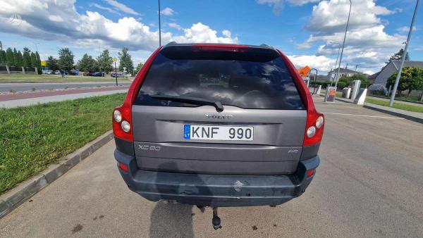 Brūns Volvo XC90 2005 Tauragė, ar dzinēja tilpumu 2.40 L un nobraukumu 289 tūkst. km par 3800 €, foto 9 vietnē AUTOMOTO.COM.LV
