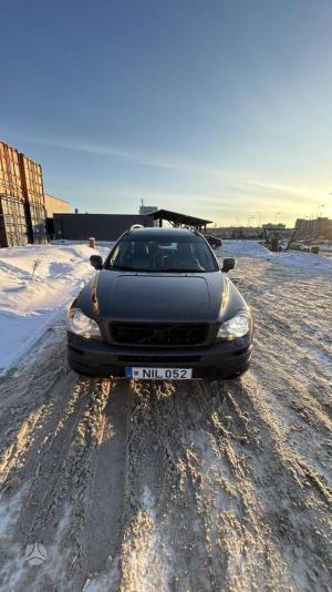 Brown Volvo XC90 2006 in Vilnius, with an engine capacity of 2.40 L and mileage of 331 thousand km for 6000 €, photo 3 on AUTOMOTO.COM.LV
