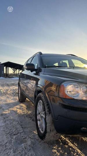 Brown Volvo XC90 2006 in Vilnius, with an engine capacity of 2.40 L and mileage of 331 thousand km for 6000 €, photo 5 on AUTOMOTO.COM.LV