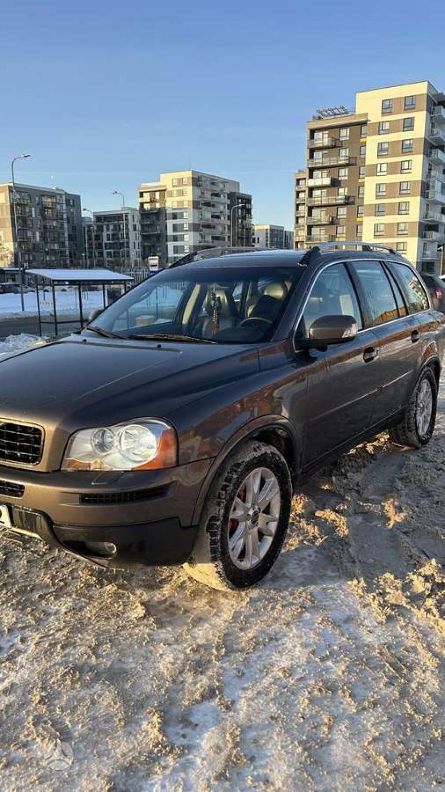 Brown Volvo XC90 2006 in Vilnius, with an engine capacity of 2.40 L and mileage of 331 thousand km for 6000 €, photo 12 on AUTOMOTO.COM.LV